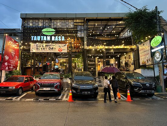 Belas Kasih - Melihat, Tergerak, Bertindak